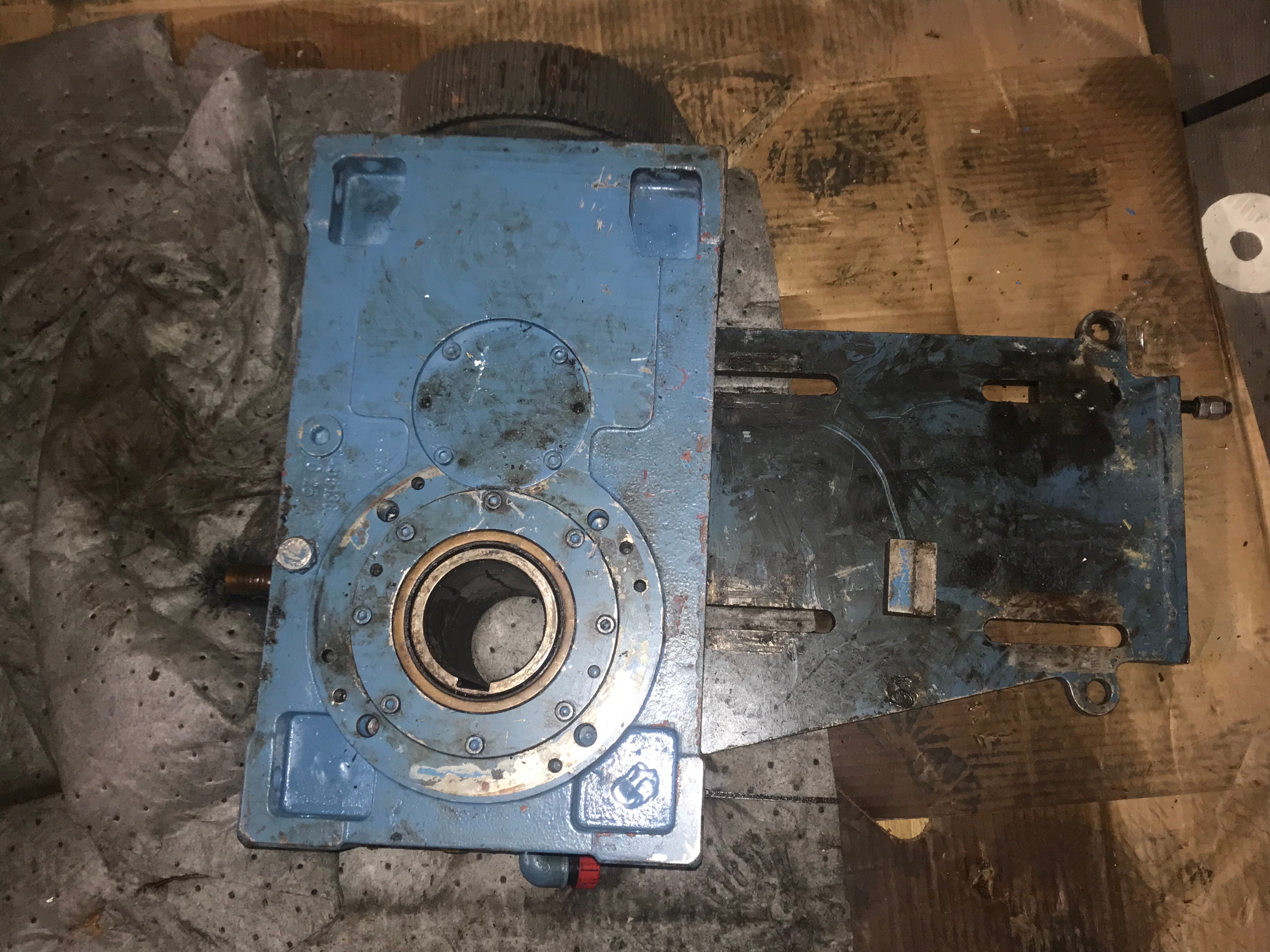 Fette Gear Box Housing, Older Version – PharmParts