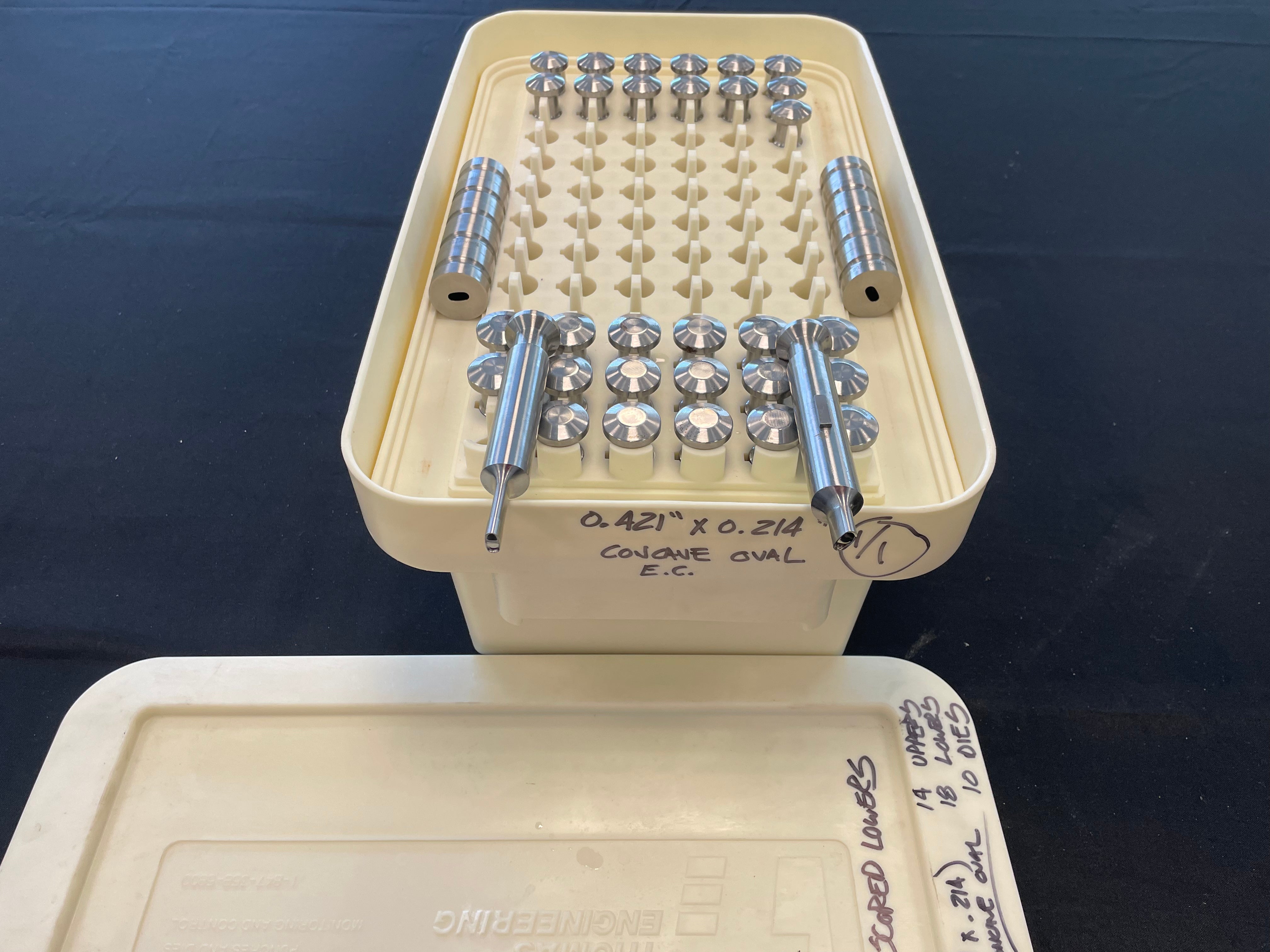 Concave Oval Tooling with Scored Lowers IPT B (0.421"x0.214") – PharmParts